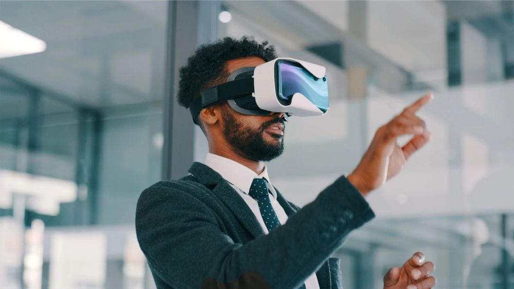 Top Skills to Succeed in the Virtual Reality Industry | Careervira.com
